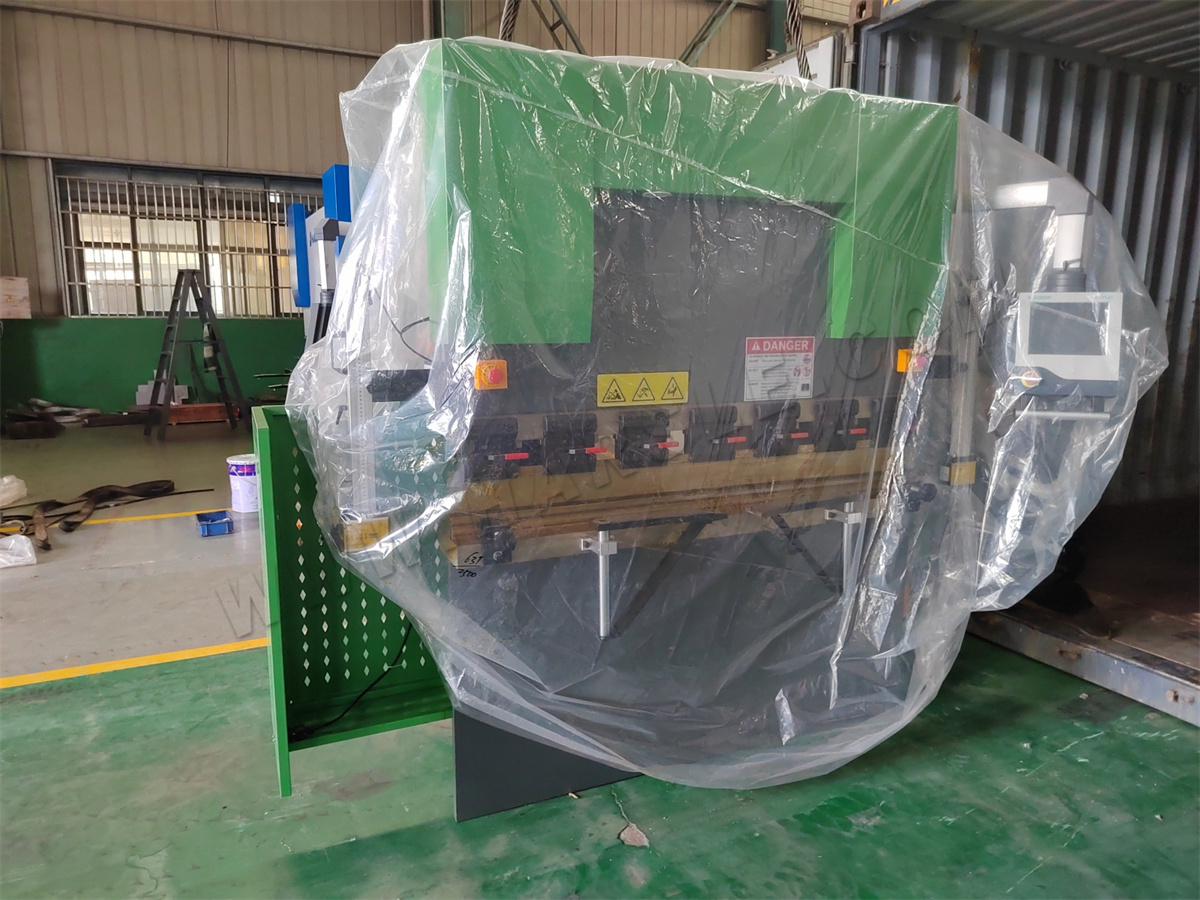 Brazil-2 WC67K-40T1600-E300P Press Brakes And Laser Welding Machine ...