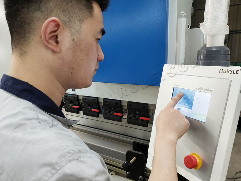 How to Operate a CNC Press Brake - HARSLE