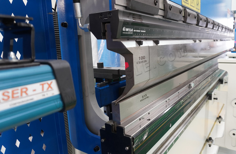 How to Operate a CNC Press Brake - HARSLE