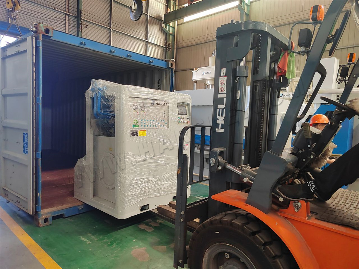 Poland-Y32-315T Hydraulic Press - HARSLE