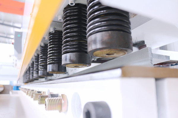 Metal Shearing Machine Safety Precautions - HARSLE